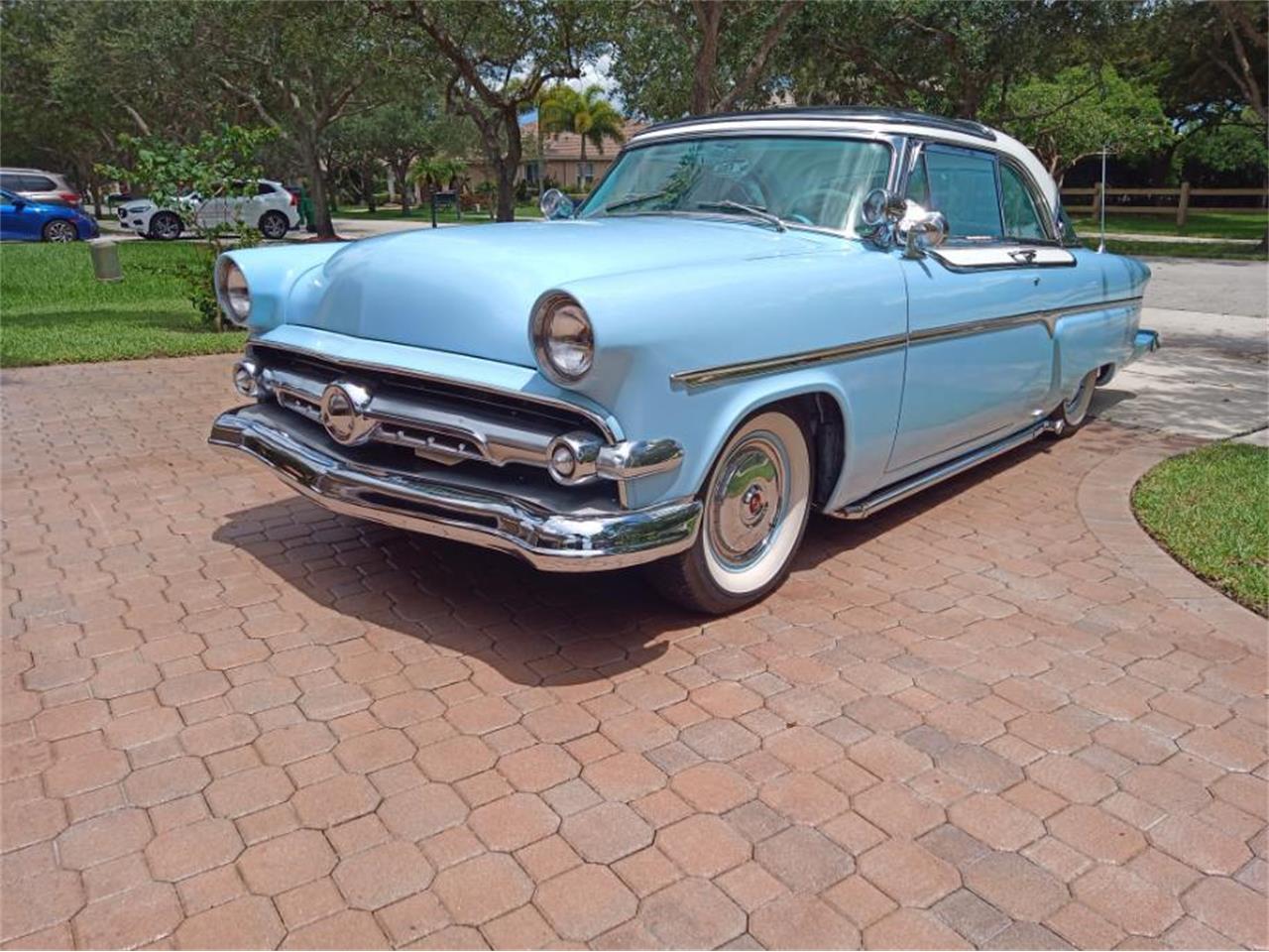 54 Ford Crown Victoria