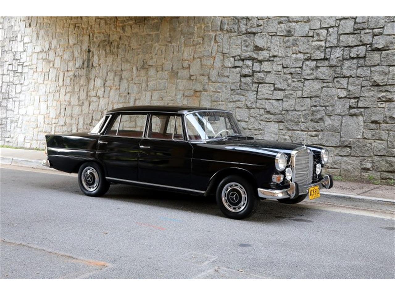 1967 Mercedes-Benz 200 for Sale | ClassicCars.com | CC-1627811