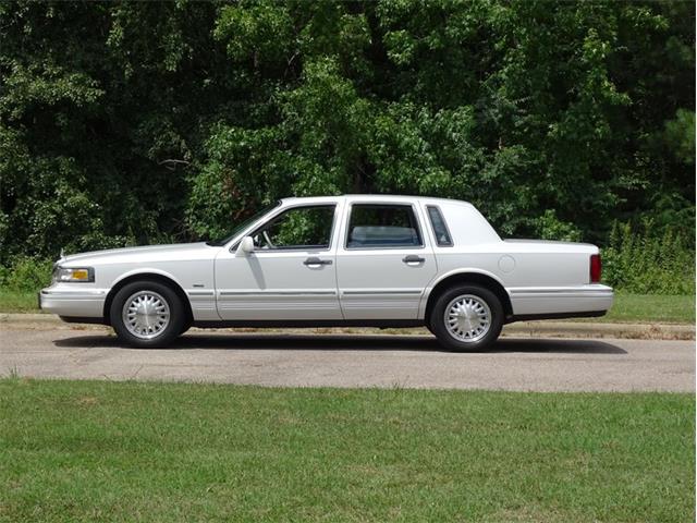 1995 Lincoln Town Car for Sale | ClassicCars.com | CC-1657879