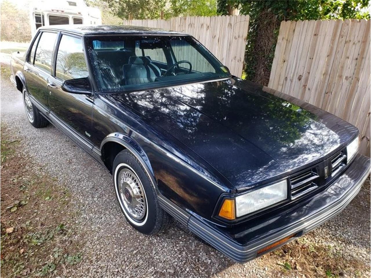 1990 Oldsmobile Delta 88 for Sale | ClassicCars.com | CC-1667712