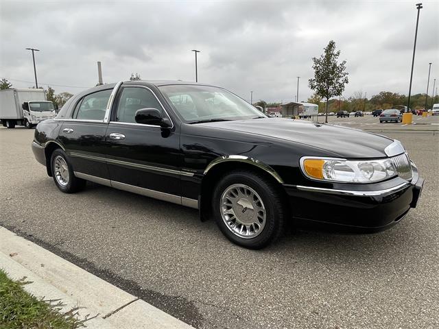 2002 Lincoln Town Car for Sale | ClassicCars.com | CC-1729245