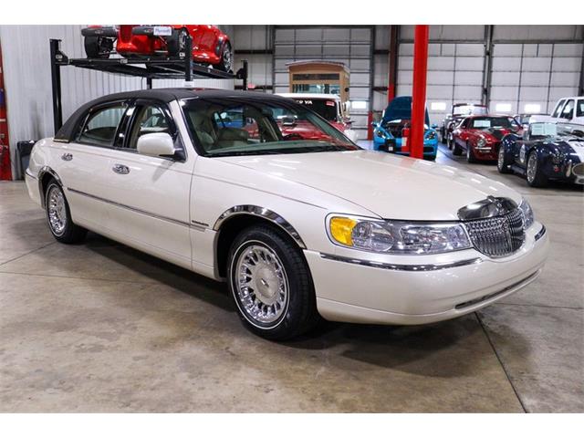 2001 Lincoln Town Car for Sale | ClassicCars.com | CC-1835314