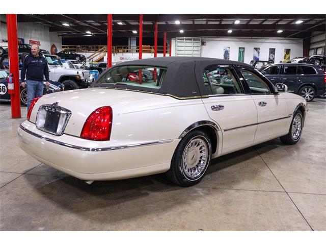 2001 Lincoln Town Car for Sale | ClassicCars.com | CC-1835314