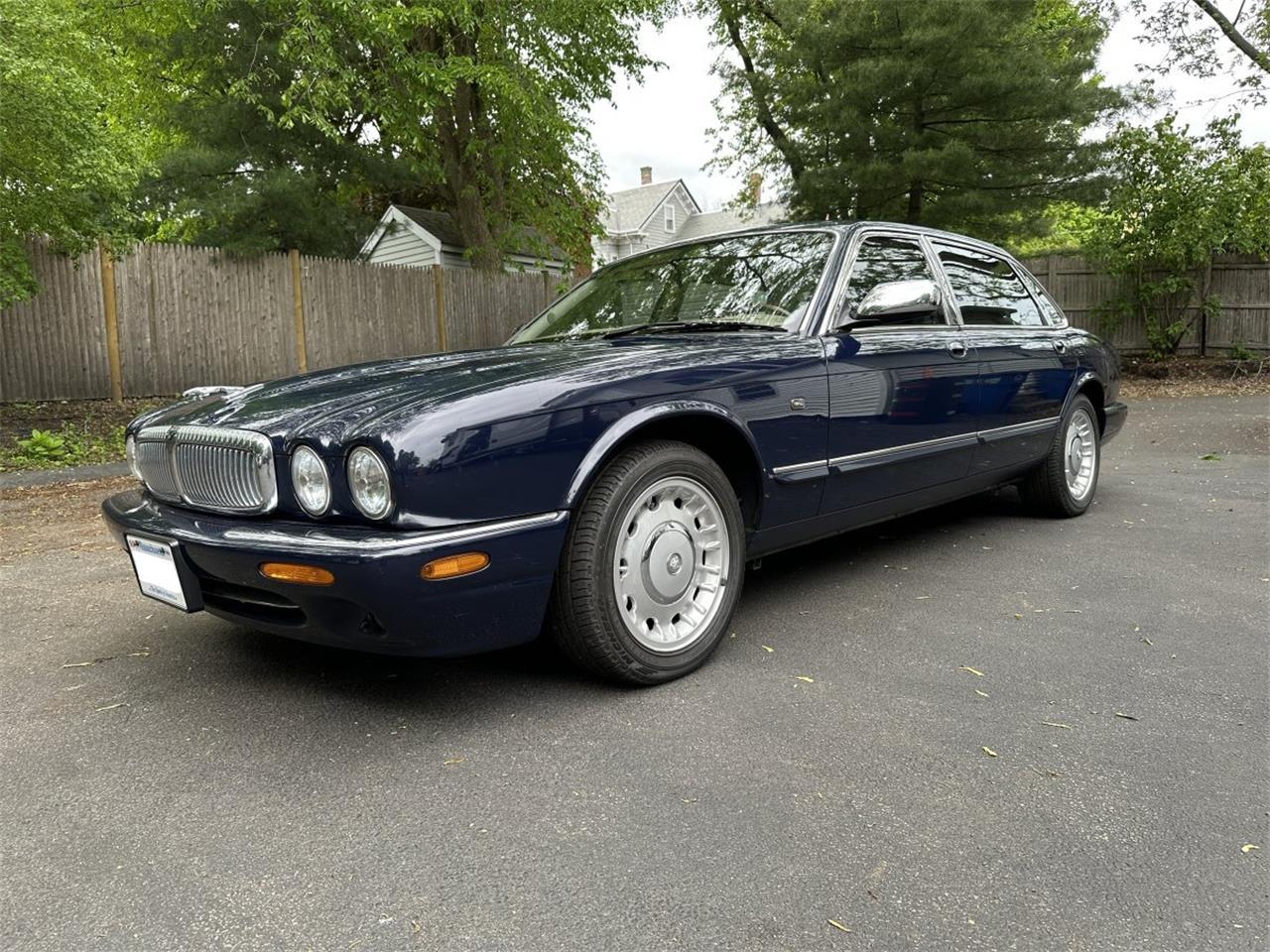 2000 Jaguar XJ8 Vanden Plas for Sale | ClassicCars.com | CC-1856514