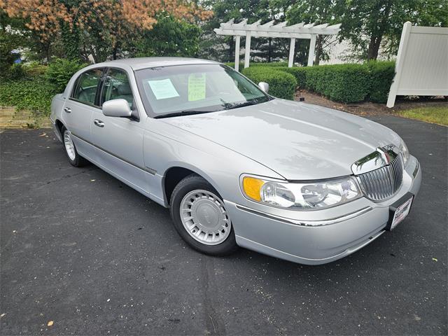 2001 Lincoln Town Car for Sale | ClassicCars.com | CC-1860090