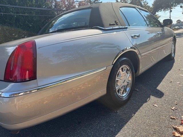2000 Lincoln Town Car for Sale | ClassicCars.com | CC-1899257