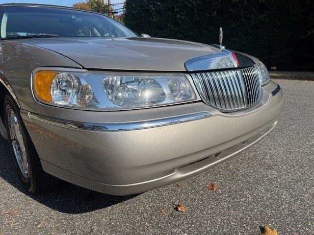 2000 Lincoln Town Car for Sale | ClassicCars.com | CC-1899257