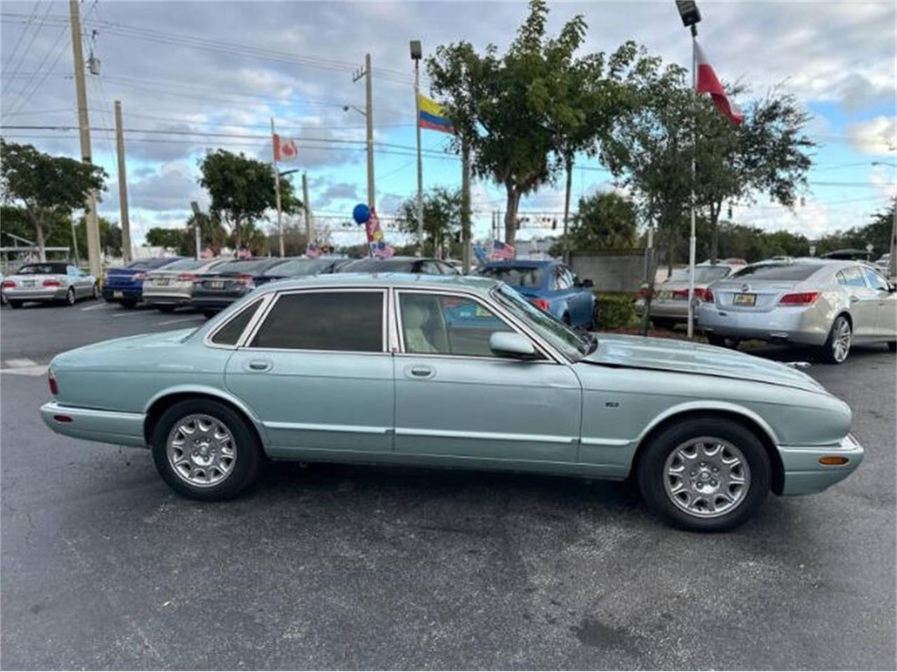2000 Jaguar XJ8 for Sale | ClassicCars.com | CC-1994074