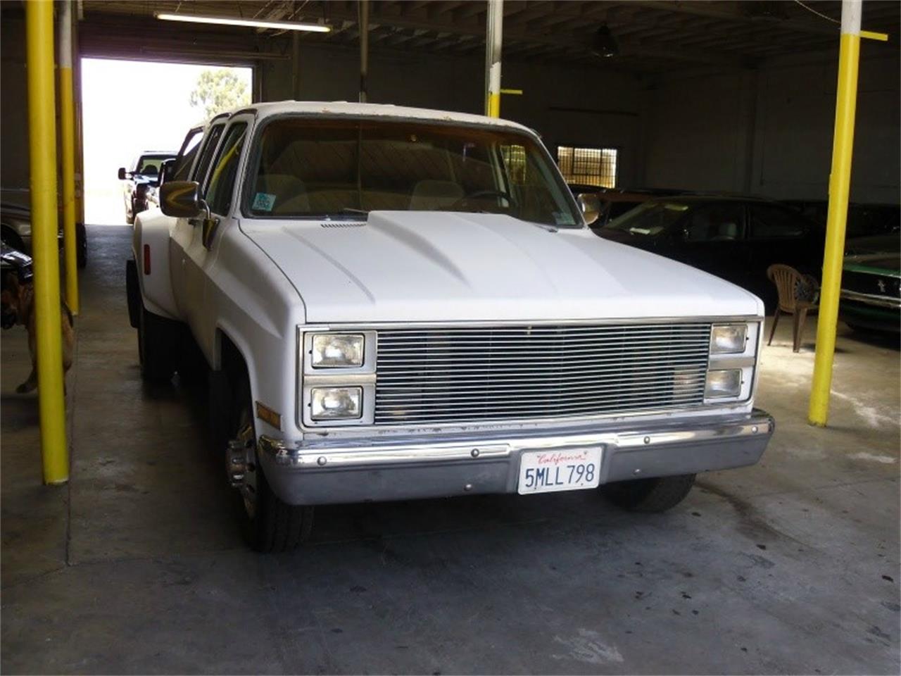 Dually Suburban